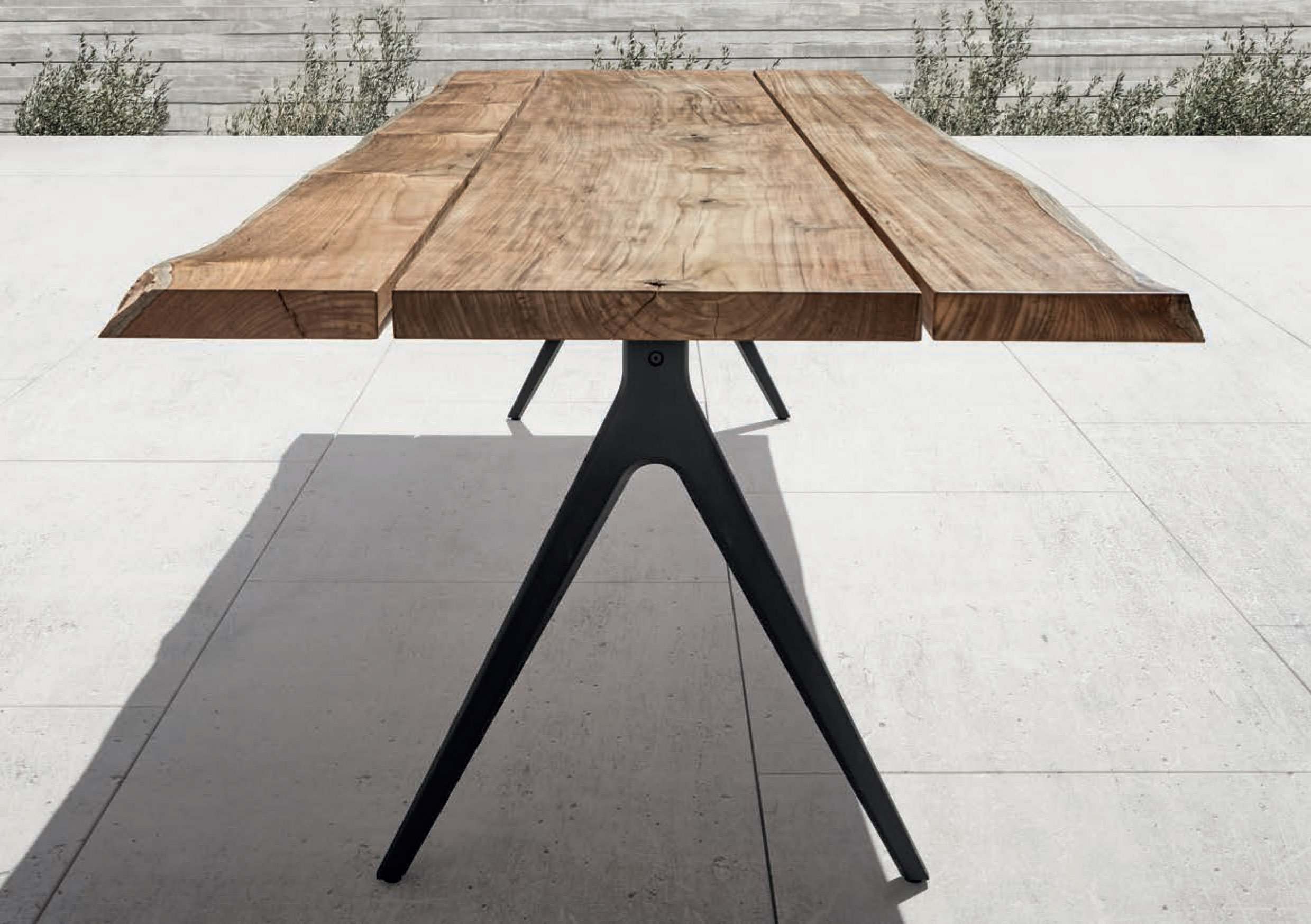 Split Raw Table by Gloster Furniture wins 2017 Silver ADEX Award.
